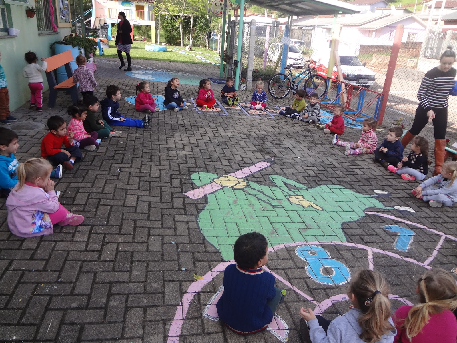 EMEI Sempre Viva: Semana do Brincar! Brincadeira do Ovo-Choco na turma ...