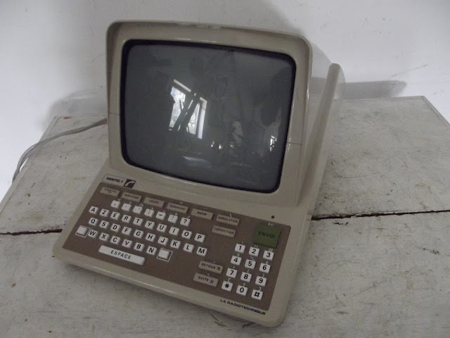 minitel 1 vintage 1985 radiotechnique 9NFZ 300 RARE déco startreck ...