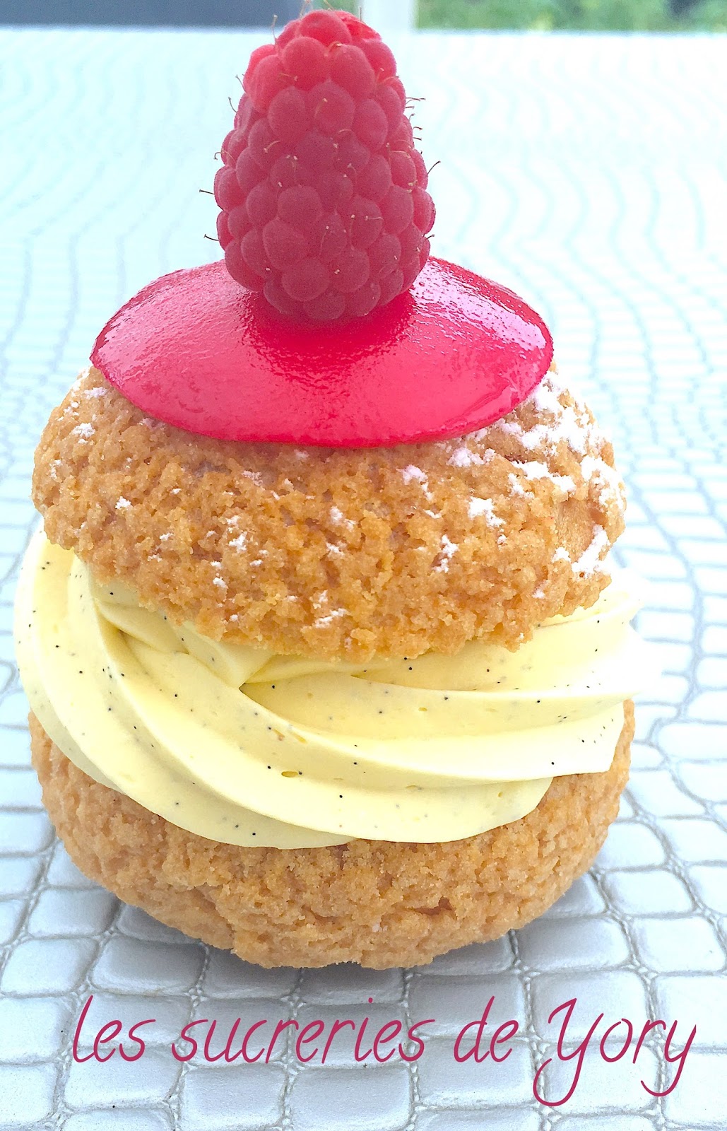 Choux Vanille-Framboise