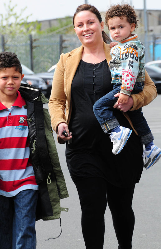 Rio Ferdinand with Wife In Pics | FOOTBALL STARS WALLPAPERS