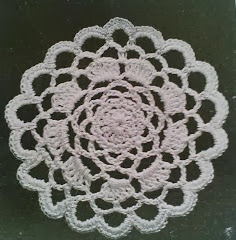 ReciprocityCrafts: Crochet Medallion Doily Pattern