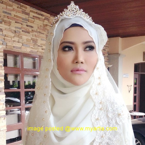 MYARTIS.COM | MYARTIS | MY | ARTIS: 4 GAMBAR - SALWA RAZAK SUDAH KAHWIN?