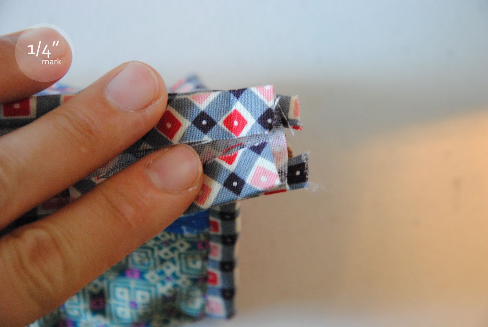 1/4" mark: Tutorial: the triangle pouch