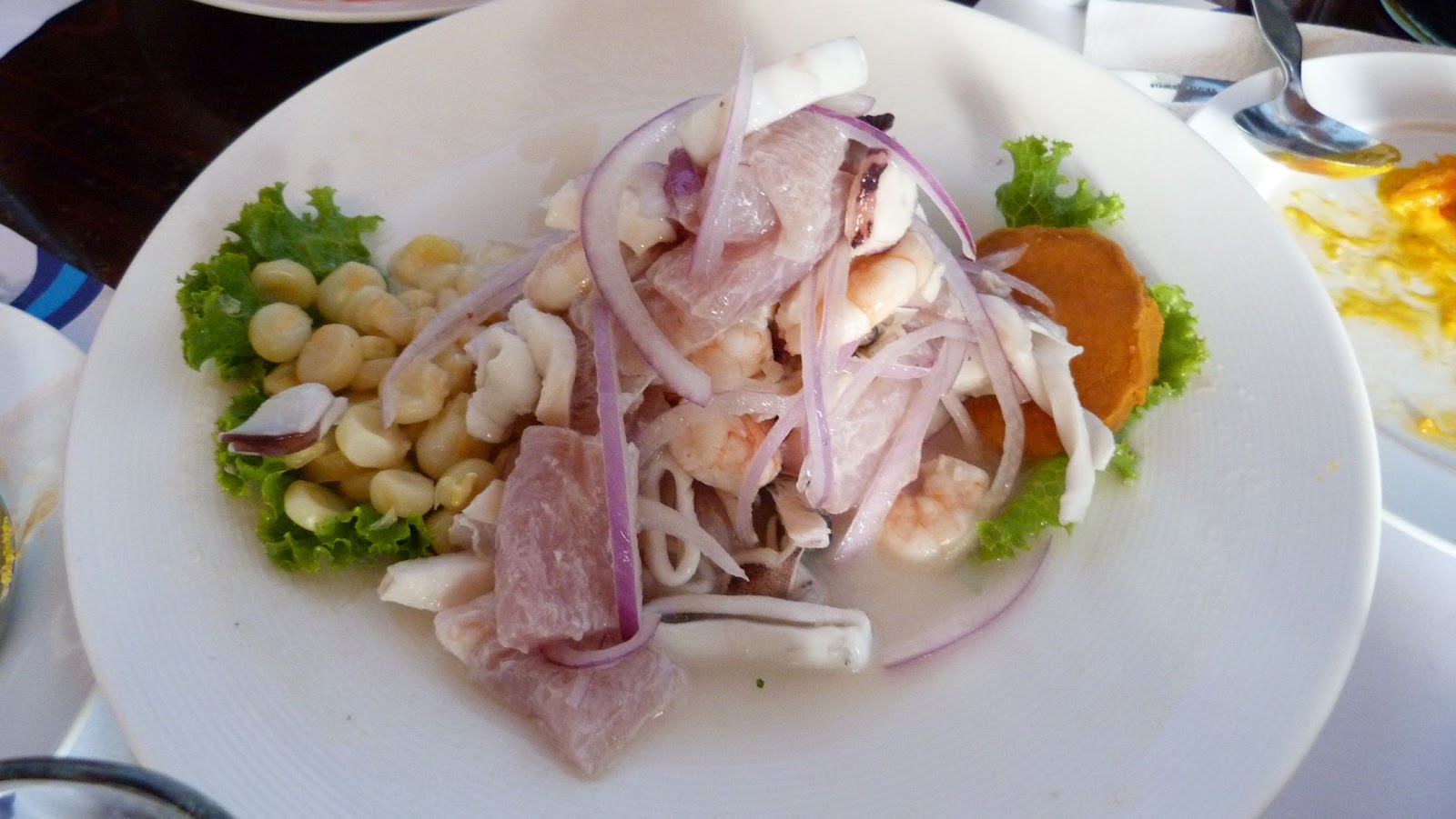 un poco de gastronomía peruana: cuy vivo, cuy chactado | el mundo a ...