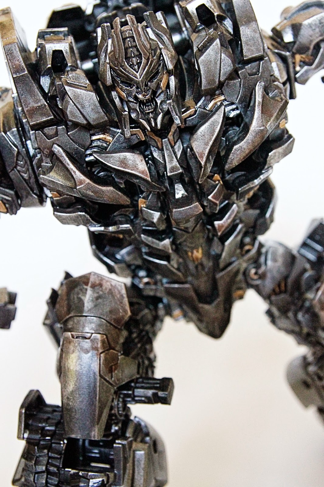 Minor/Repaint: - Leader Class Megatron 2009 ROFT custom | TFW2005 - The ...