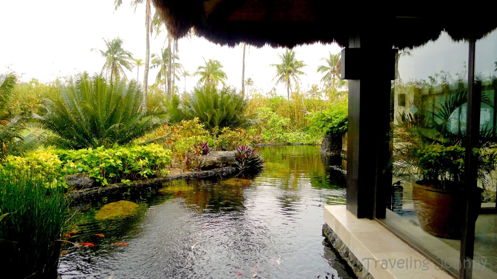 Traveling Johnny: Balesin Island, Philippines