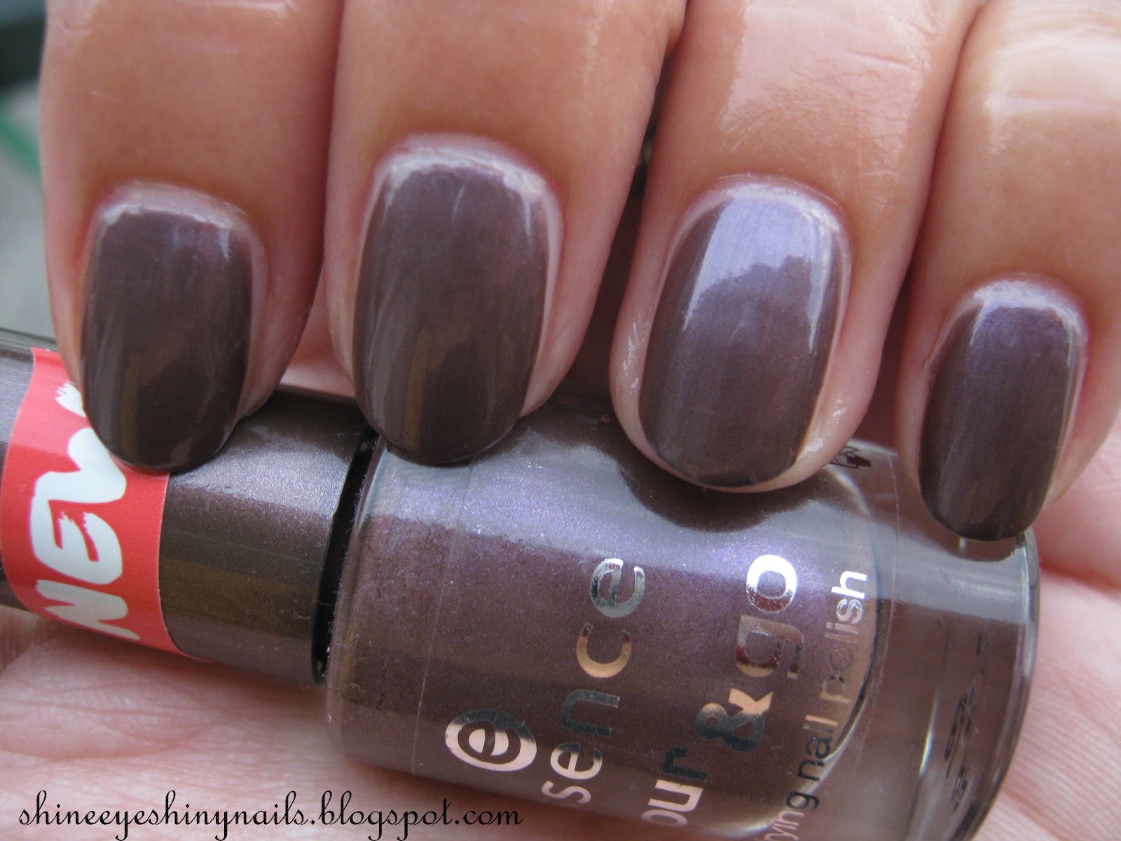 old: shine eye's shiny nails: essence princess prunella (colour&go 73)
