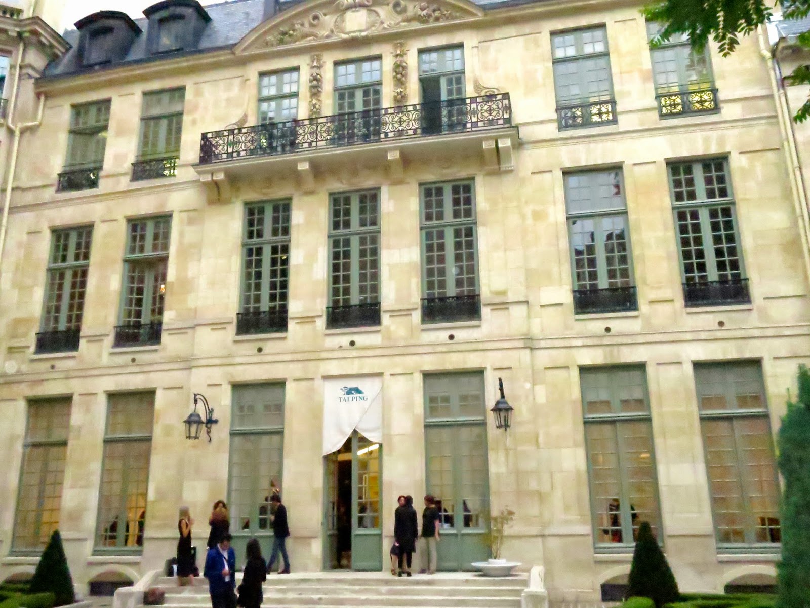 INTERNATIONAL LUXURY CONSULTING: TAI PING ...HAN FENG Fashion Designer ...