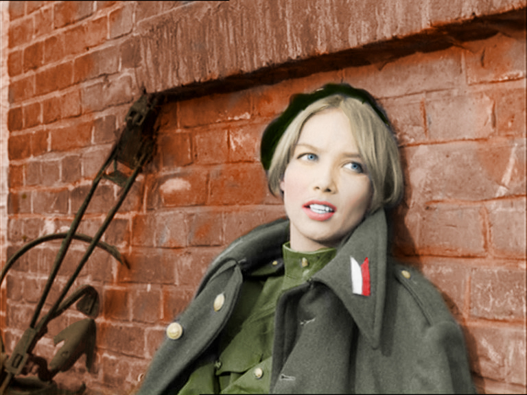 "A girl's dreams are not always known. Four tanker, a bride": Pola ...