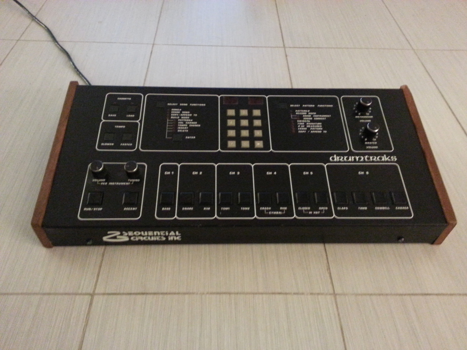 MATRIXSYNTH: Sequential Circuits Drumtraks Drum Machine