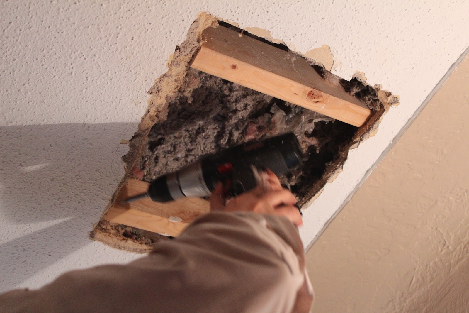 Women on a Mission: Mom Edition: CEILING HOLE DONE!