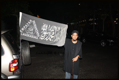 Kumpulan Panji Hitam tried to take over Istana