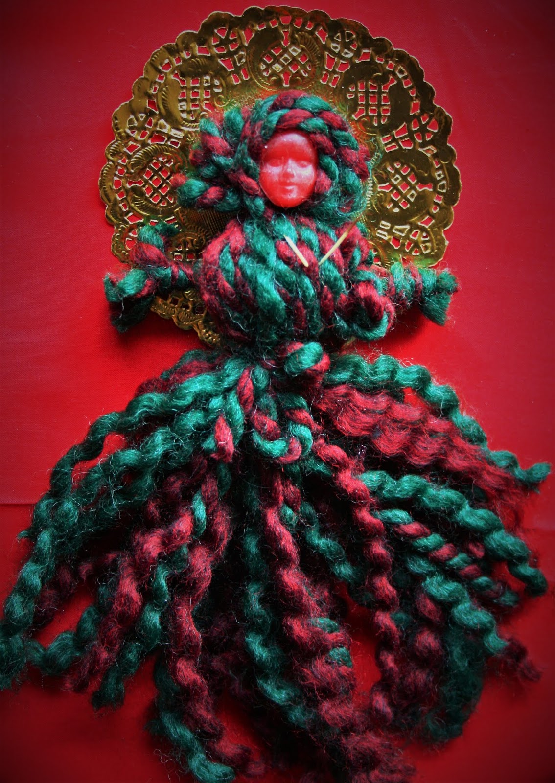 Apple, Knot and Dolly: Folkloric American Love Charms / VIA HEDERA