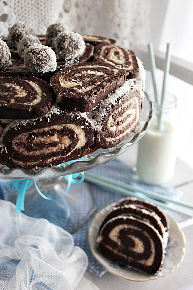 BLOGKONYHA: ~ KÓKUSZTEKERCS TORTA