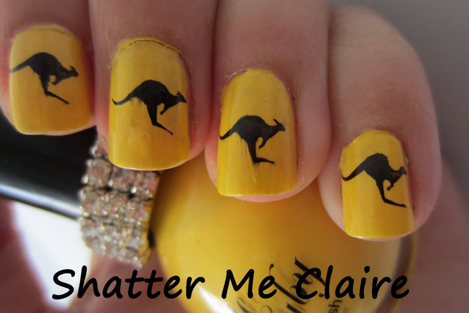 Shatter me Claire: ... Australia Day Nails - Kangaroo Sign ...
