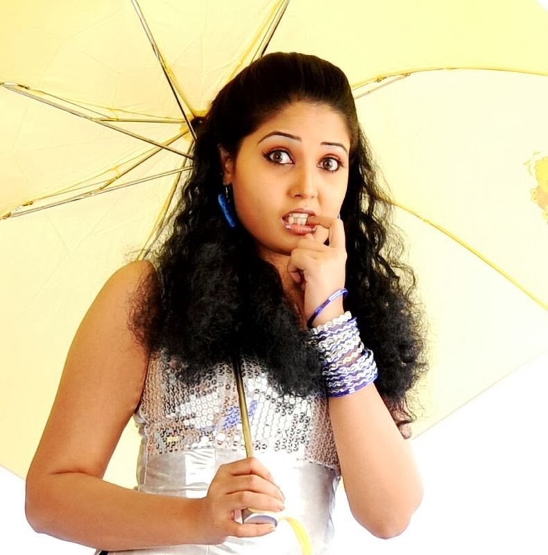 Actress Sandra Amy Photos | SouthMp3 Masti ( Old To New Songs)