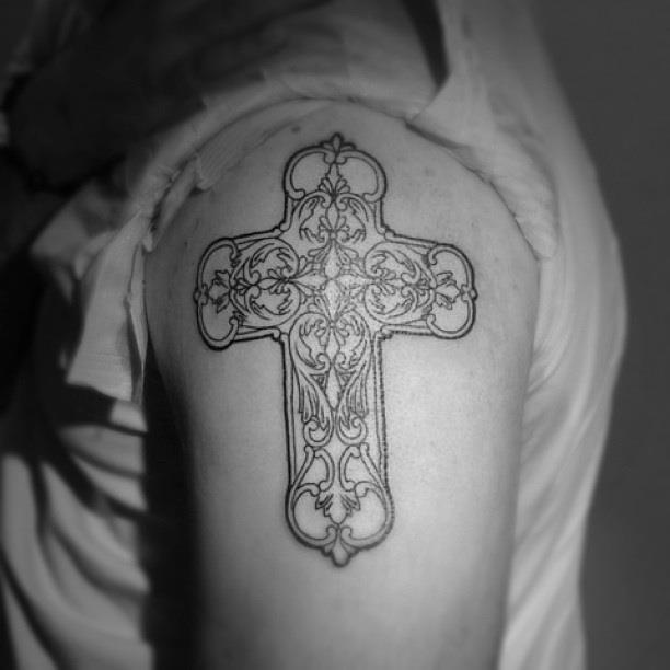 shen jones: Tatuaje de cruz , cruz celta tattoo