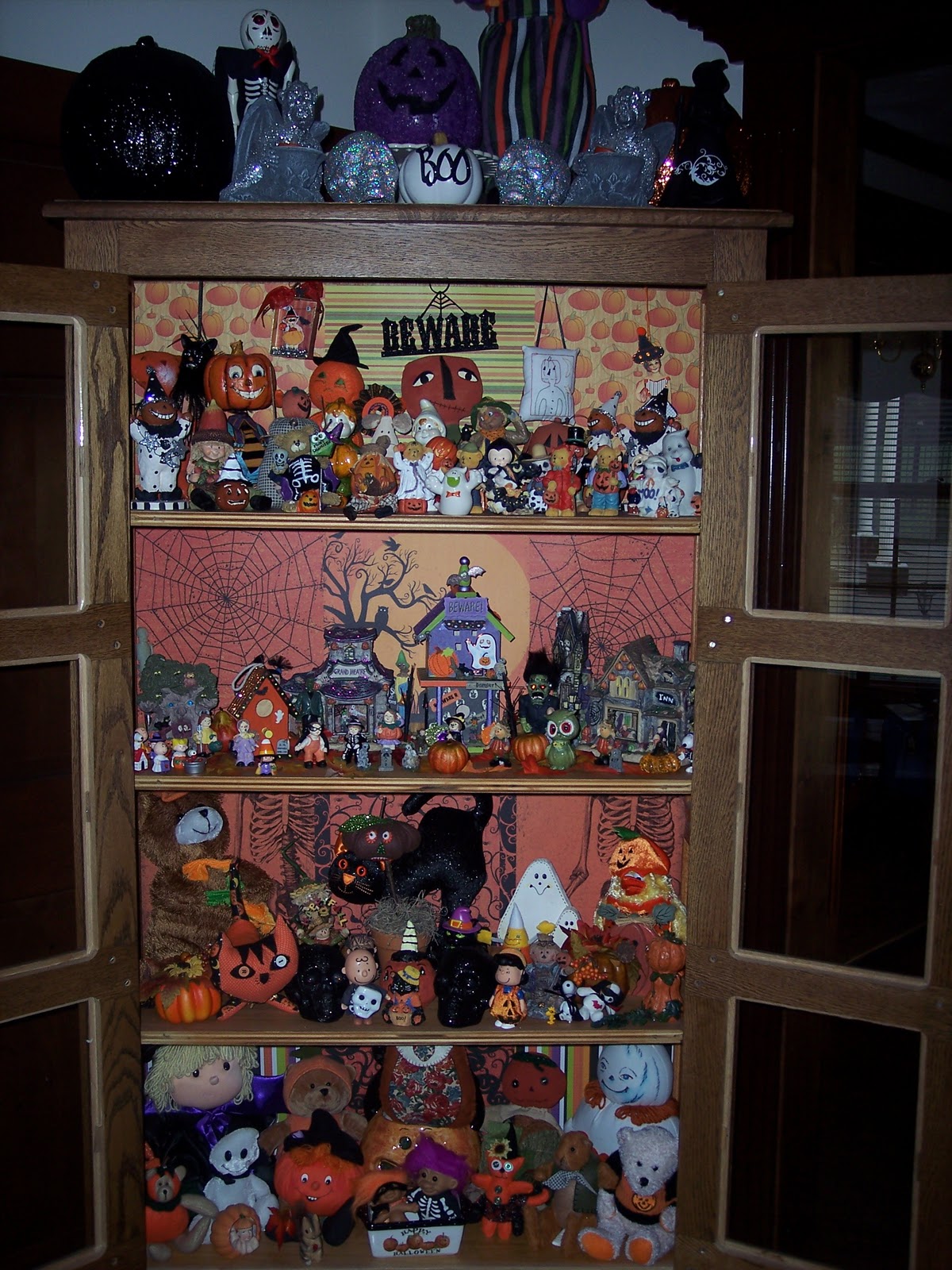 LBP Sews: It's Time for the Halloween Happy Shelves!