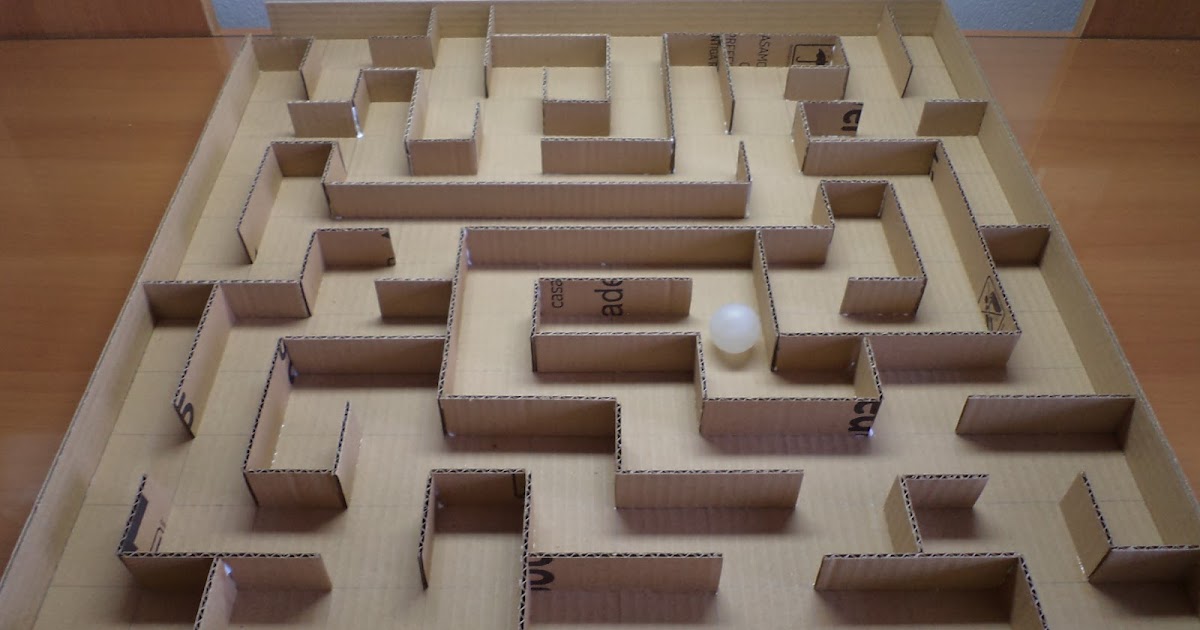 Clube do Tabuleiro de Campinas: Labirinto feito de Papelão