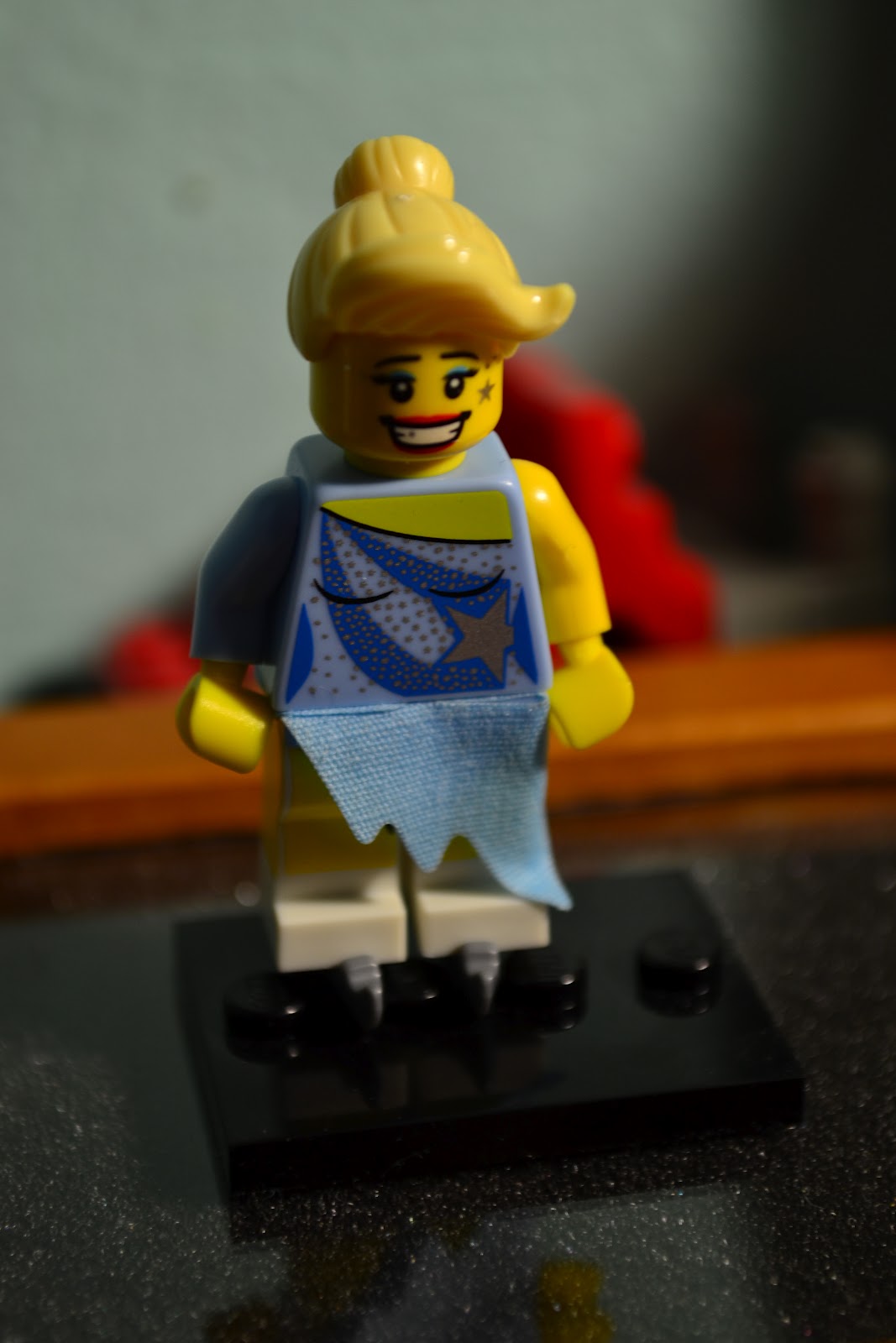 Totally Toys: LEGO Minifigures Series 4