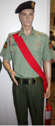 DUNIA JAHITAN PAKAIAN: UNIFORM RELA, PERTAHANAN AWAM, POLIS,TENTERA DLL