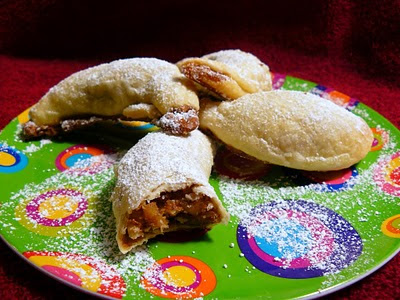 Auraea Sunshine Bake Shoppe: Kiffles or Hungarian Walnut Cookies