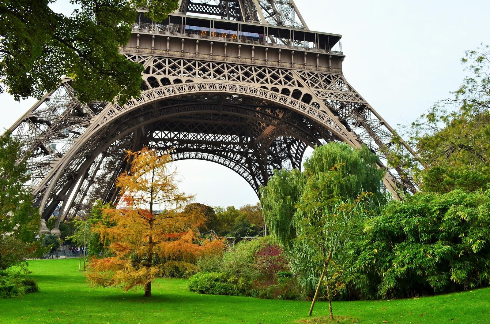 L'Automne à Paris - Parisian touch