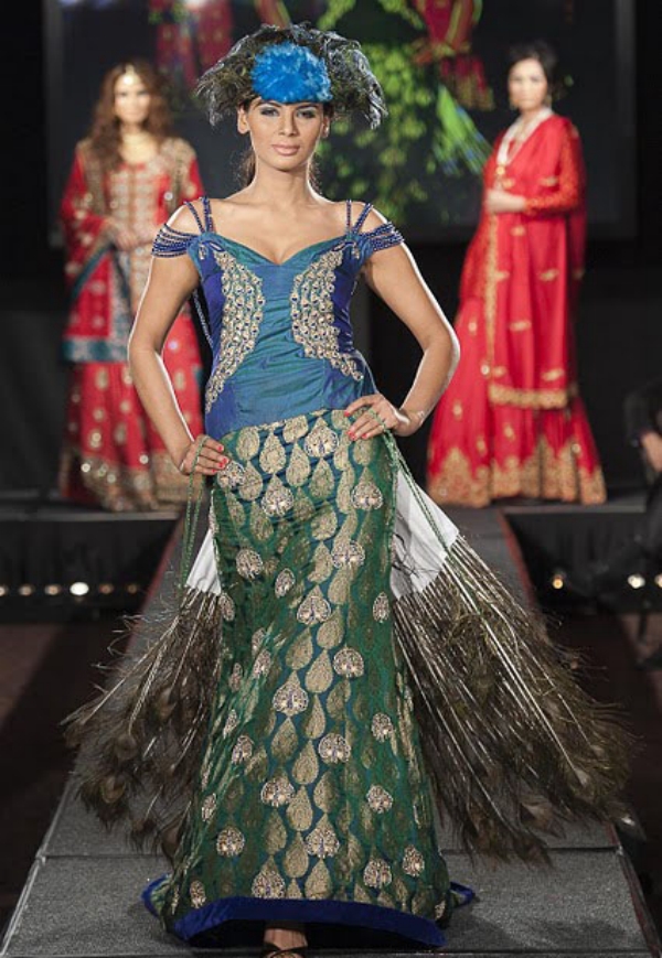 MiX FasHioN: Latest Dubai Fashion Dress