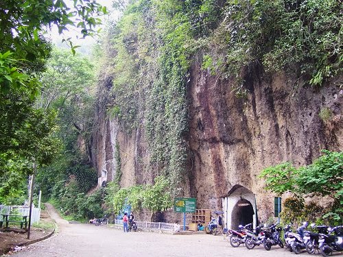MISTERI DI BALIK TEMPAT ANGKER: Goa Belanda dan Goa Jepang, Bandung