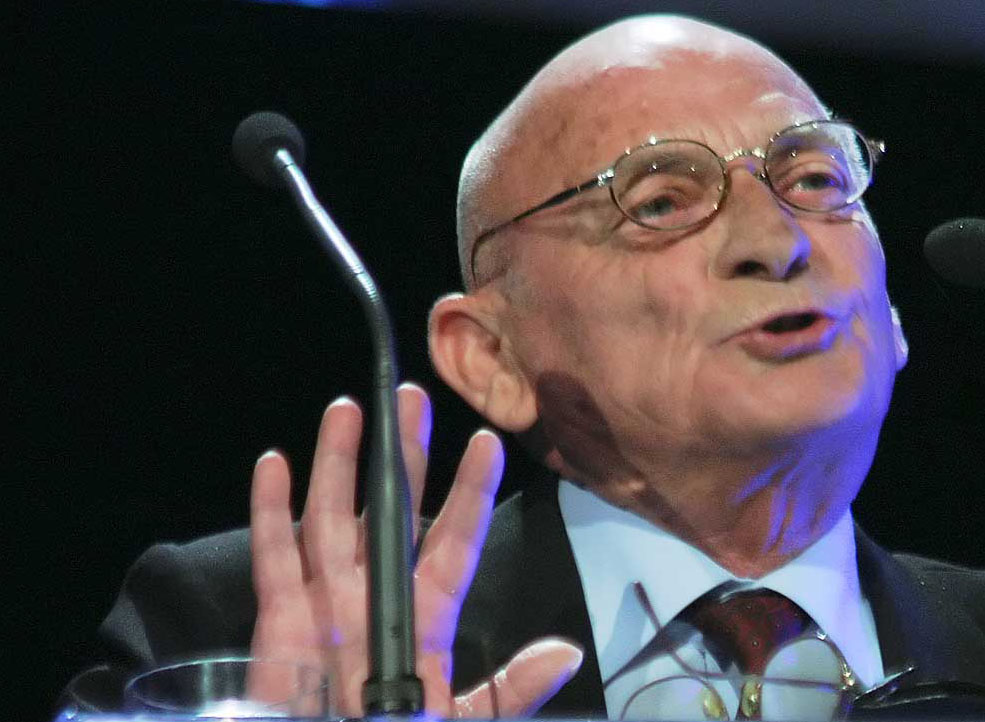 Albert Verria: I rikthehem teatrit dhe filmit me një rol aktual