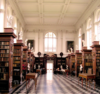 Famous Libraries of England :: Bibliolatry