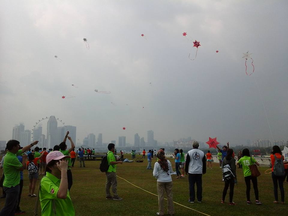 Singapore Kite Association: TEAM BUILDING WITH STAR KITES