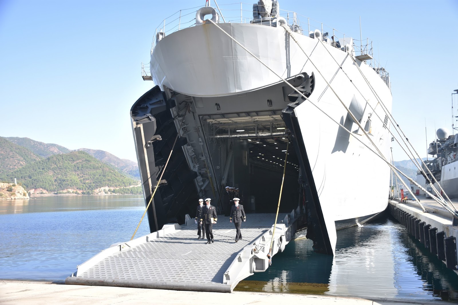 Naval Analyses: Bayraktar class landing ships of the Turkish Navy