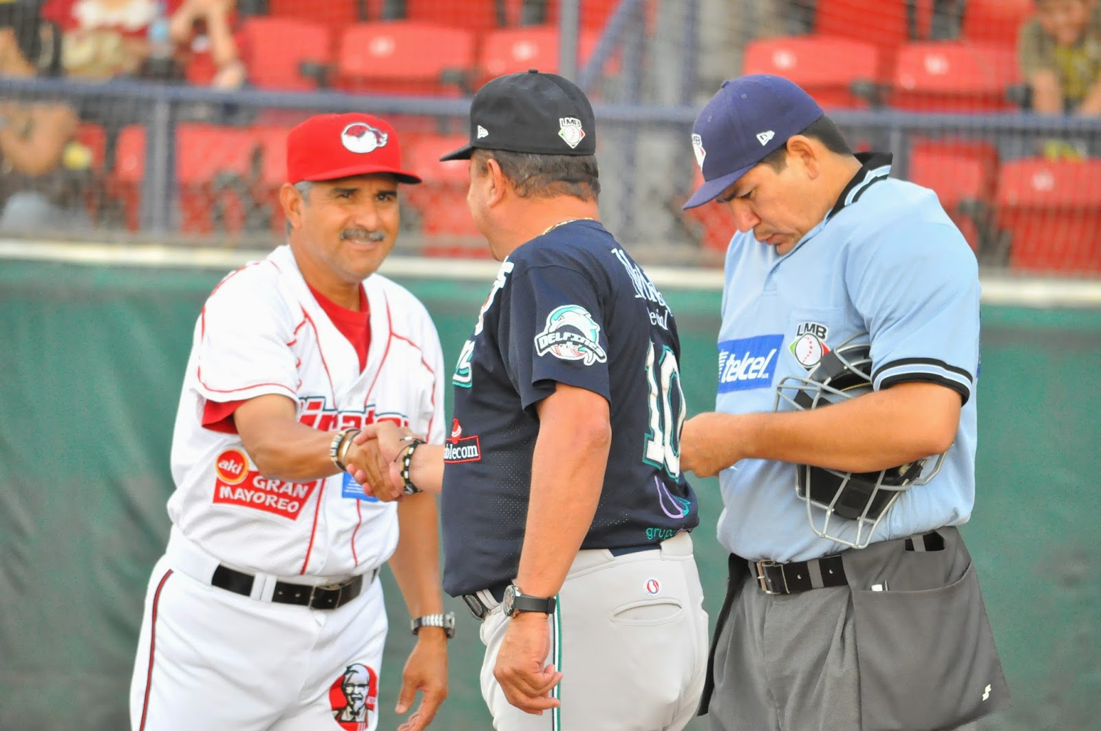 BEISBOL CAMPECHANO: * REGRESA DAN FIROVA AL TIMON DE LOS PIRATAS