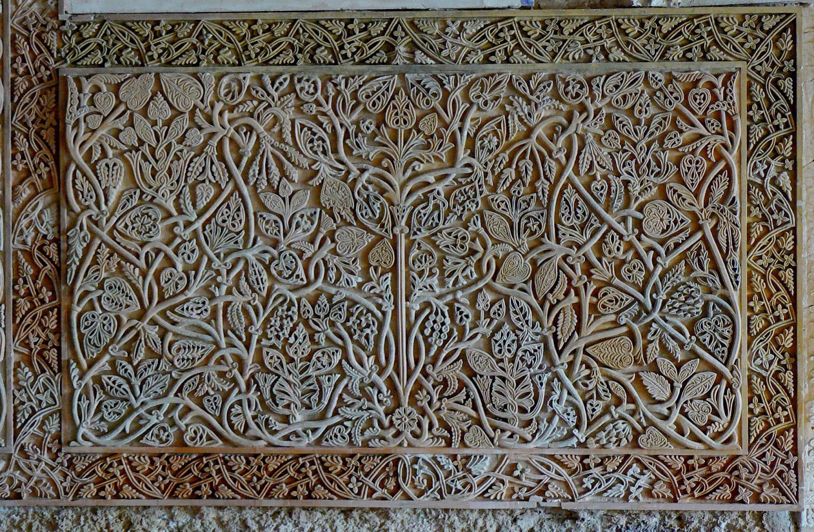 Glosario ilustrado de términos arquitectónicos y constructivos: ATAURIQUE