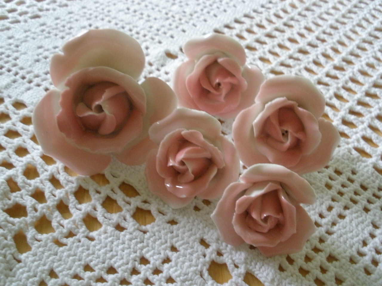 MARIETTE'S BACK TO BASICS: {5 French Brocante Porcelain Roses in Pink}