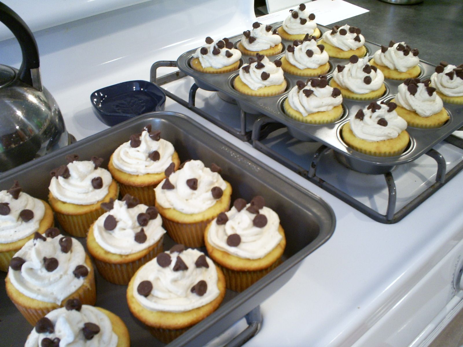 Dwell in Possibility: Cupcake Overboard