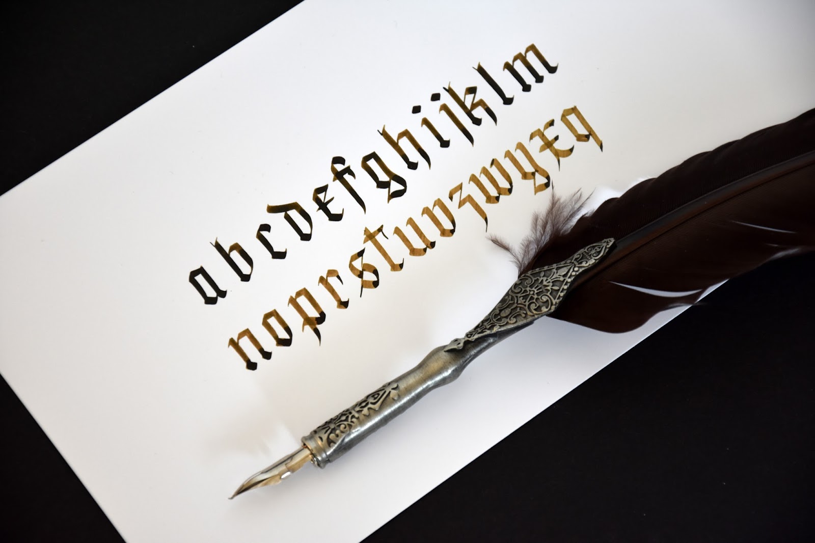 Pisave - abecede / Handwritings and Alphabets