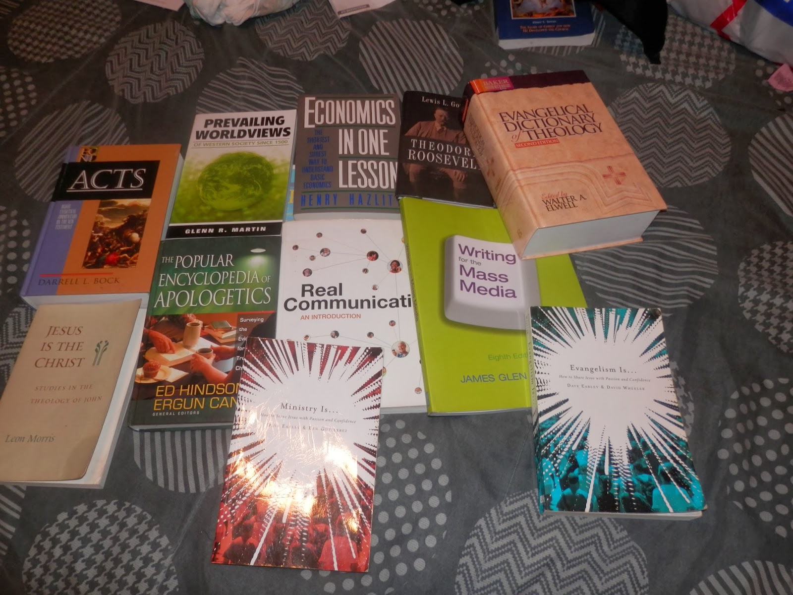 How I Turned Old books into Cash - The Students' Lifestyle