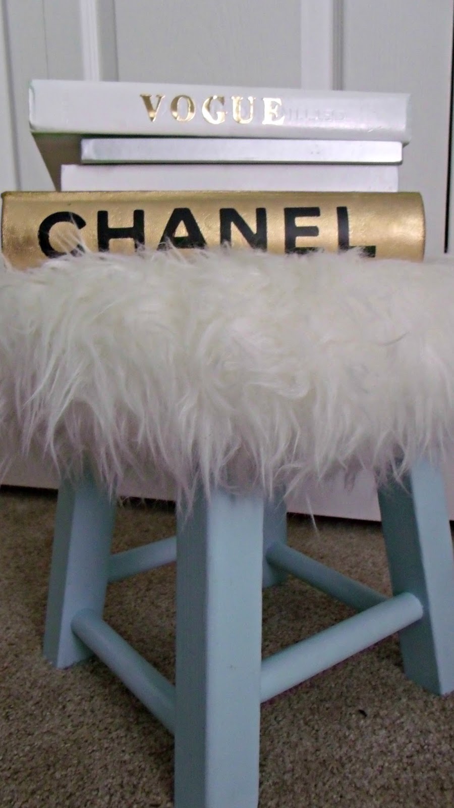 Little Bits of Lacey: The Cutest Little Stool Ever
