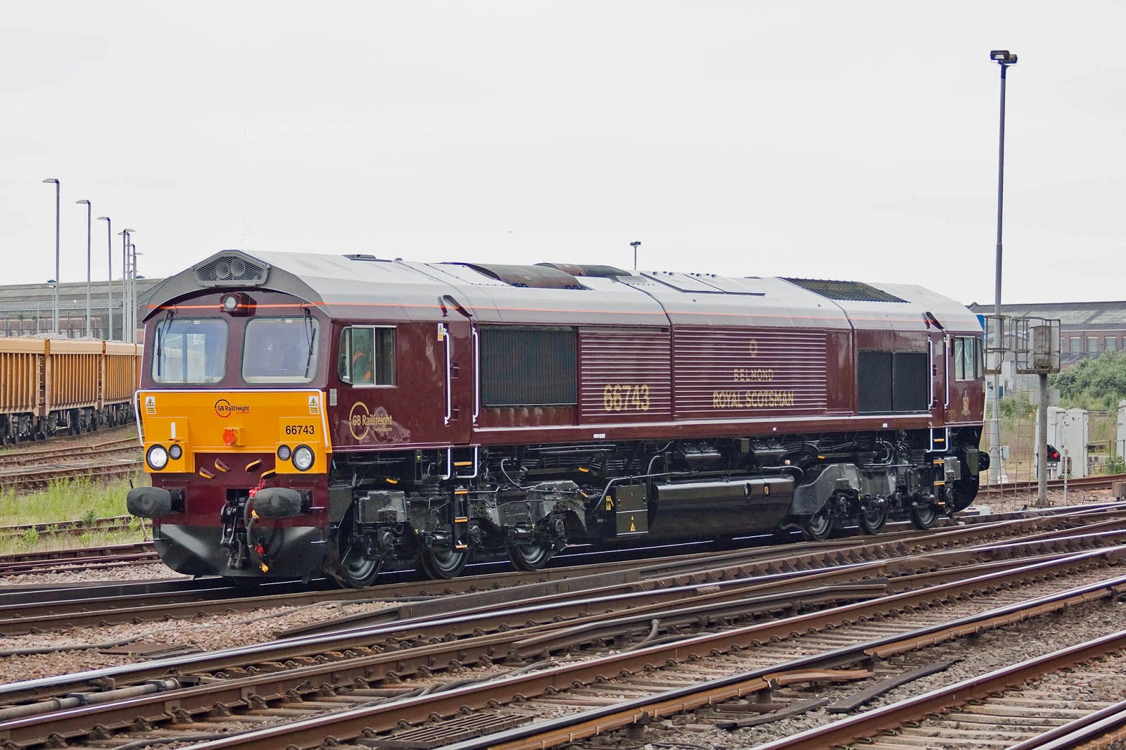 47s and other Classic Power at Southampton: "Royal Scotsman" 66743 ...