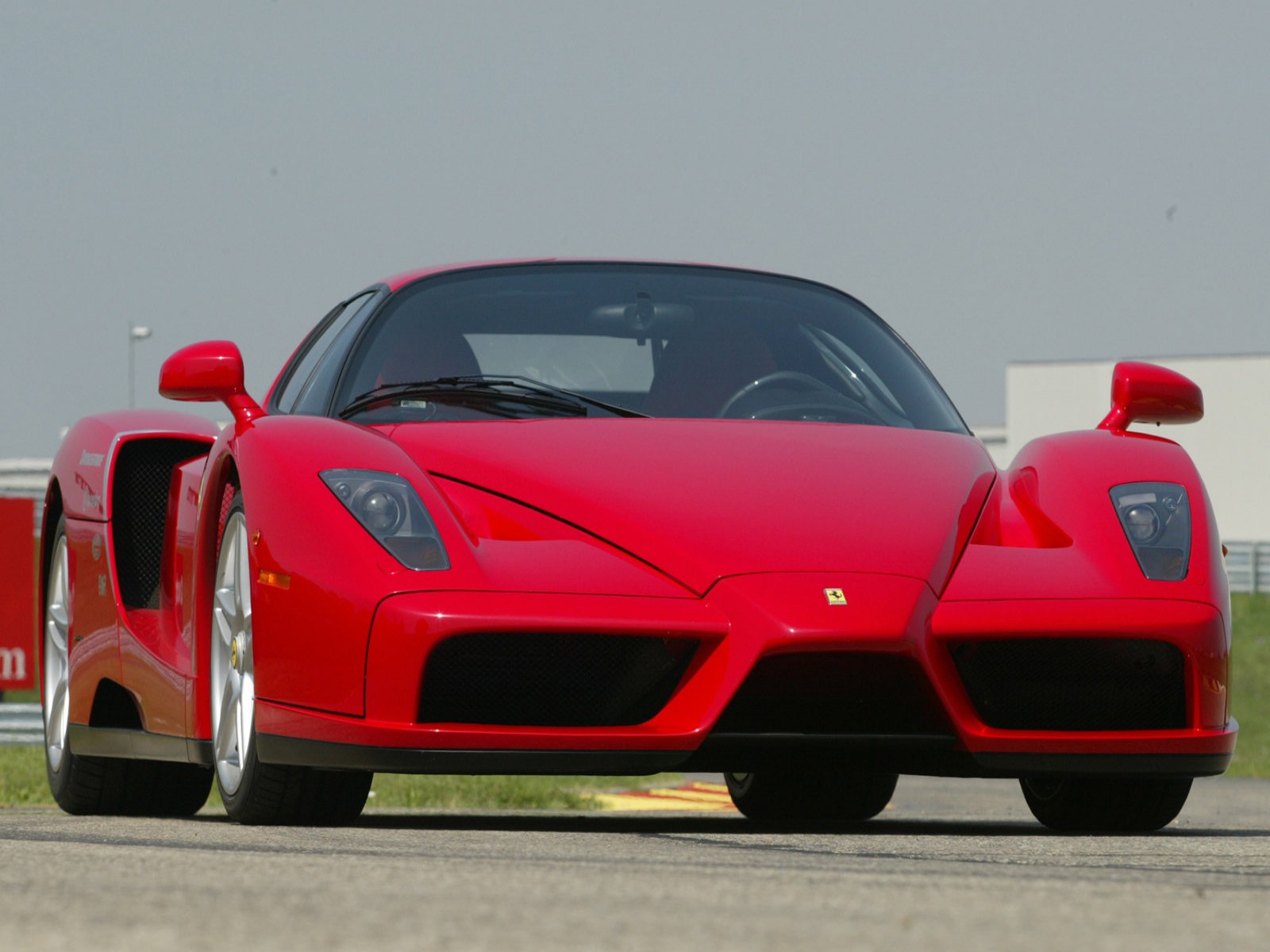 Car Pictures: Ferrari Enzo 2002