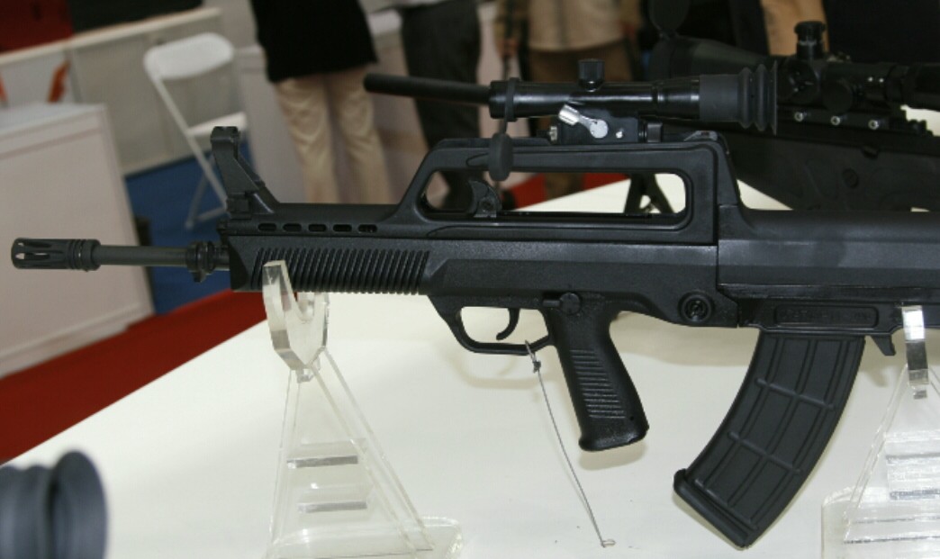 China Defense Blog: Type95/QBZ95-1 5.8x42mm Assault Rifle Hong Kong ...