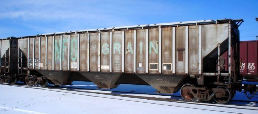 Trackside Treasure: Postscript: Manitoba Covered Hoppers
