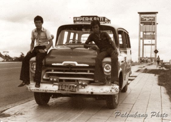 Palembang Daily Photo: Angkot Jadul
