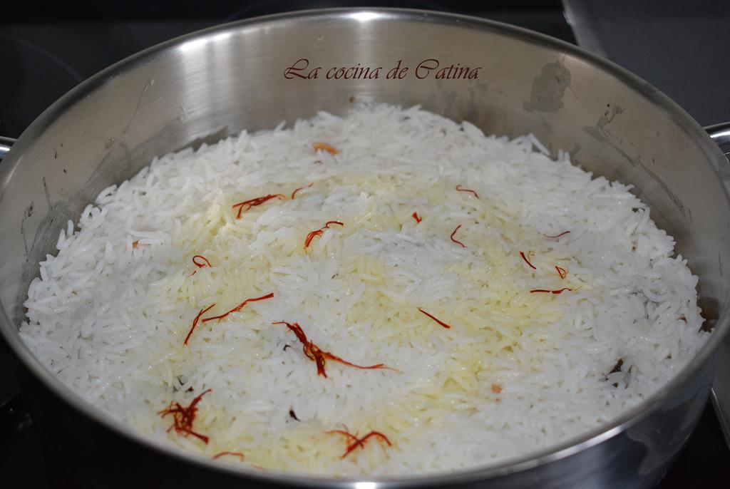 Arroz al azafrán con dátiles y almendras - La cocina de Catina