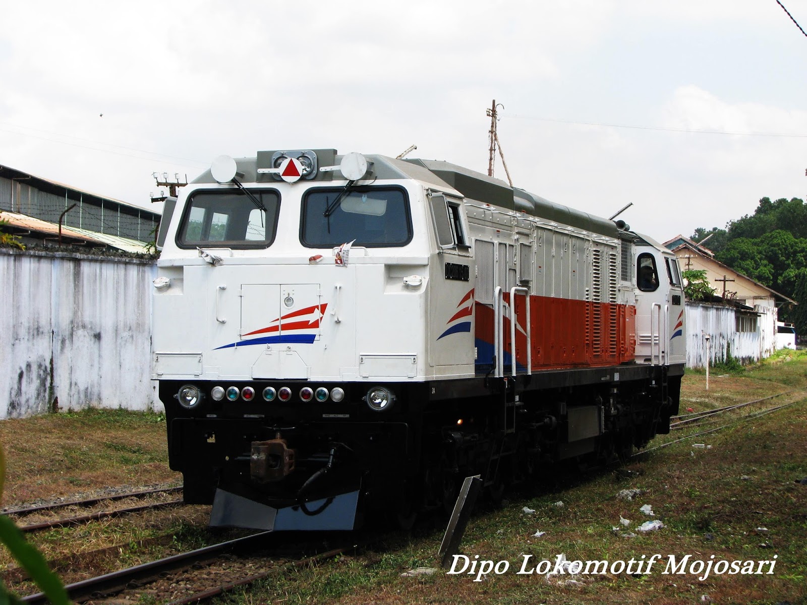 Kereta Api Indonesia: Uji Coba Kembali CC206 15 07 dan CC206 15 11 ...