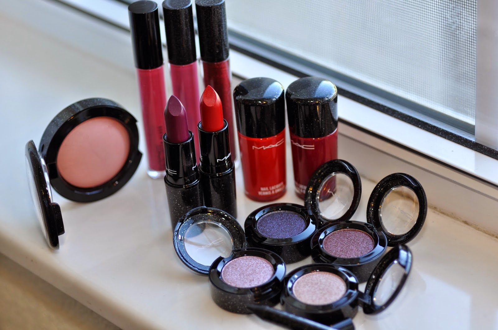 MAC Holiday 2014 Heirloom Mix: Pressed Pigments in Noble Descent ...