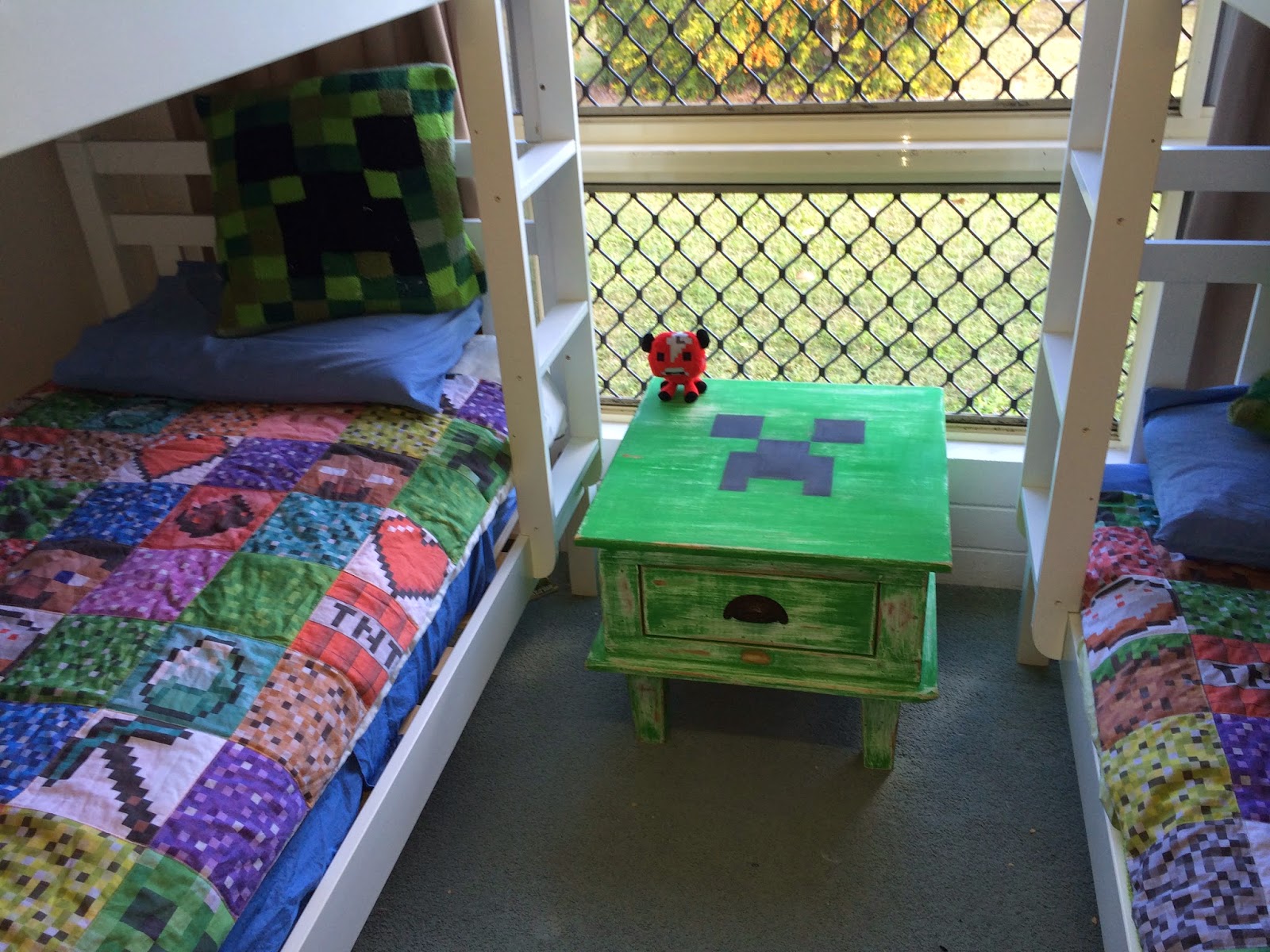 Find Me Out By The Shed: Minecraft coffee table