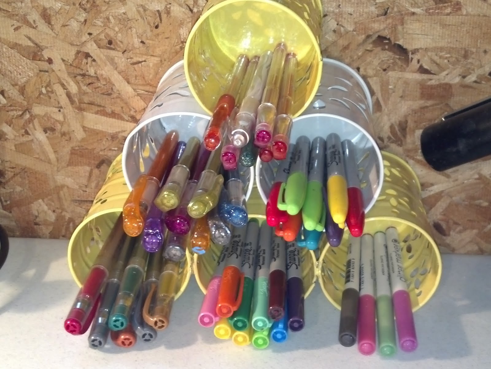 Imagine. Create. Inspire.: Marker/Pen Storage Idea